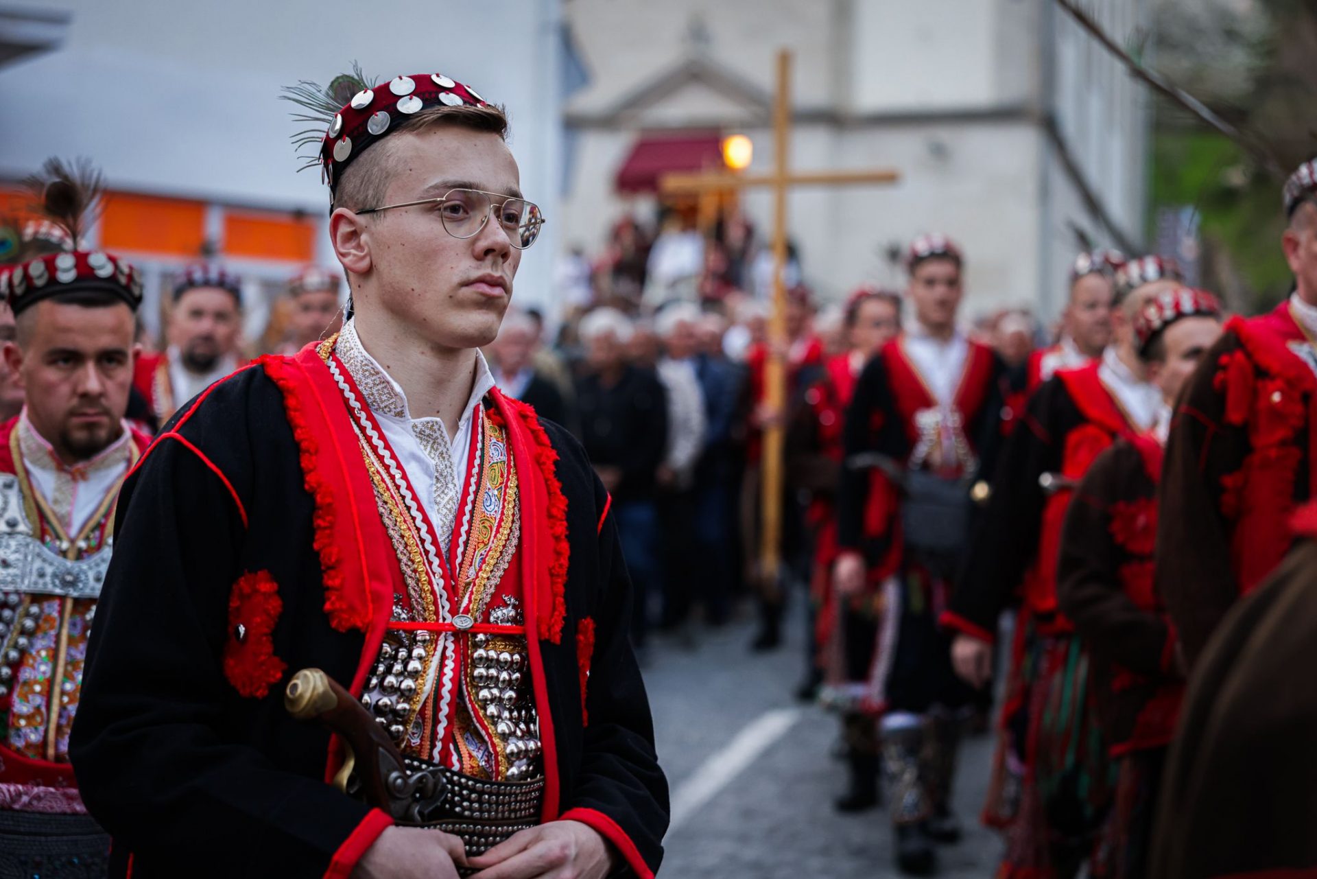 Čuvari Kristova groba u Vrlici predano čuvaju uskrsne običaje – narod.hr