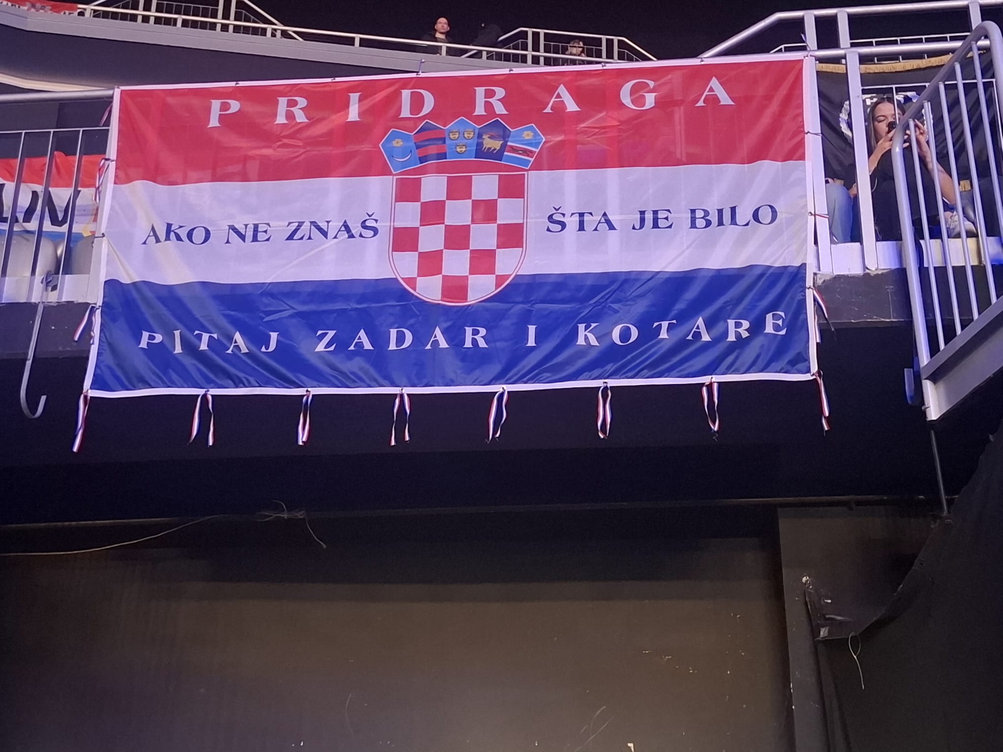 Pogledajte atmosferu s koncerta Marka Perkovića Thompsona u Areni ...